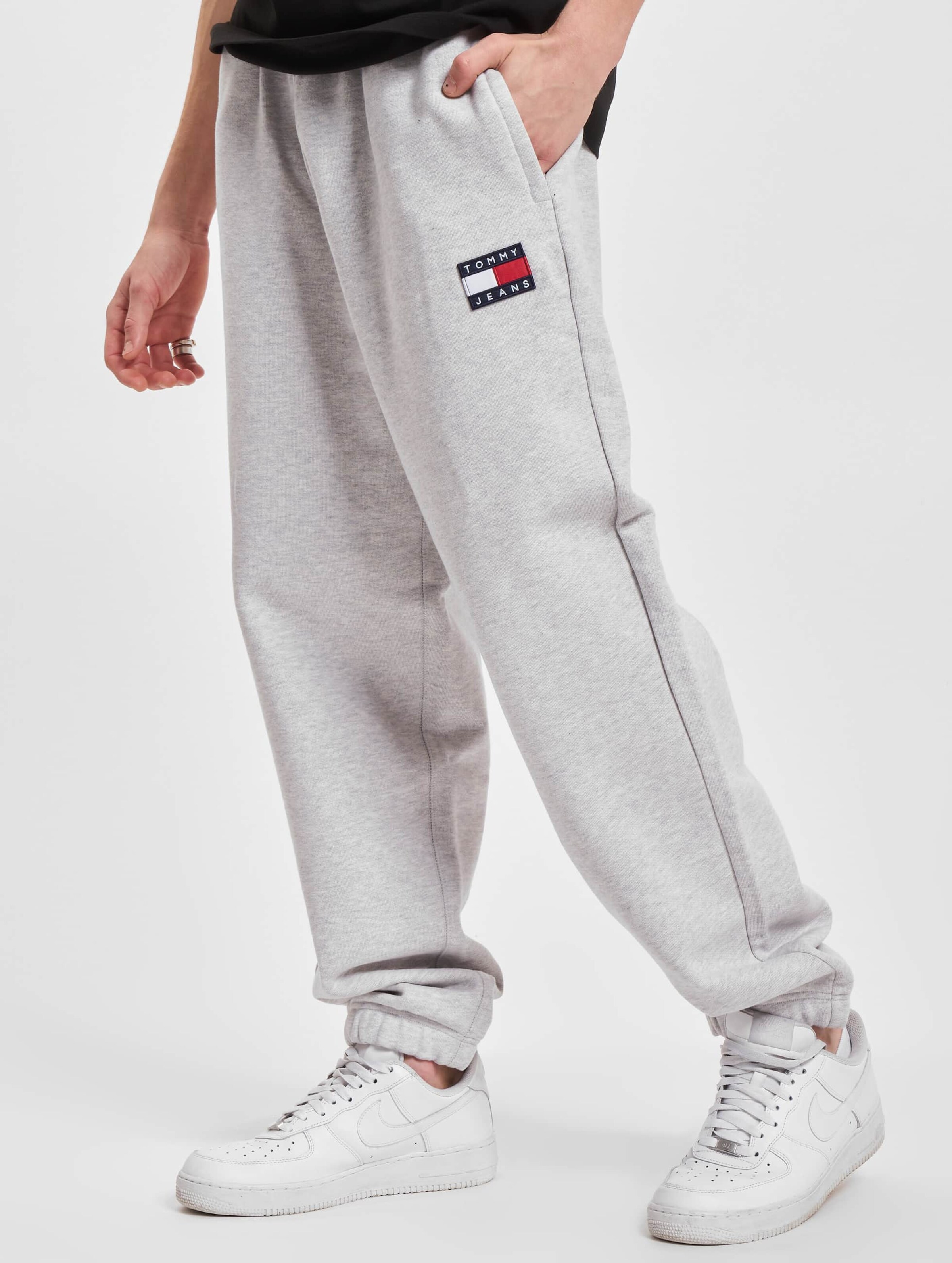 Tommy jeans badge store